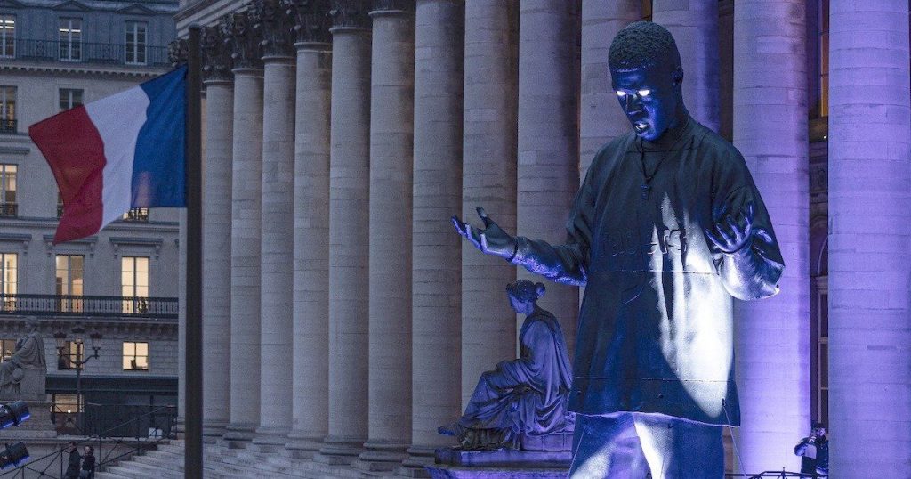 Statue of rapper Kid Cudi installed in the center of Paris