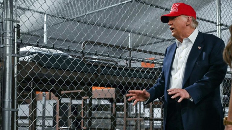 "Alligator Alcatraz" Trump about a visit to the deportation prison ...