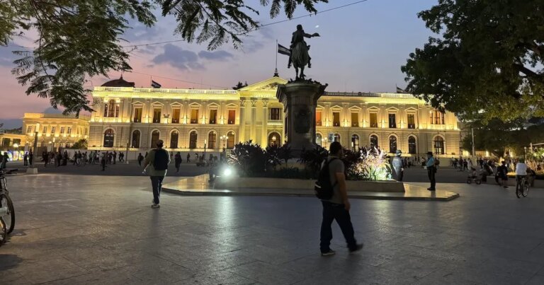 El Salvador: volcanoes, history and a transformation that drives tourism