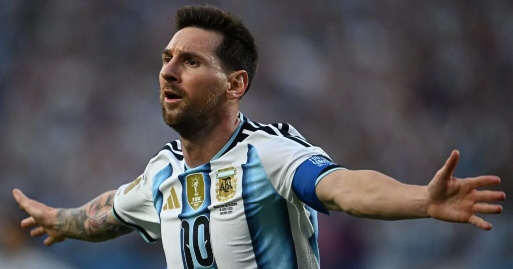 Messi does recovery work after his first World Cup recital